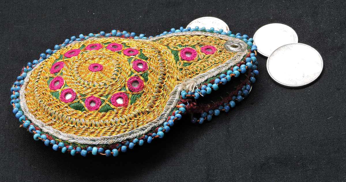 Surma Dani: An Embroidered Bag from Afghanistan | PieceWork