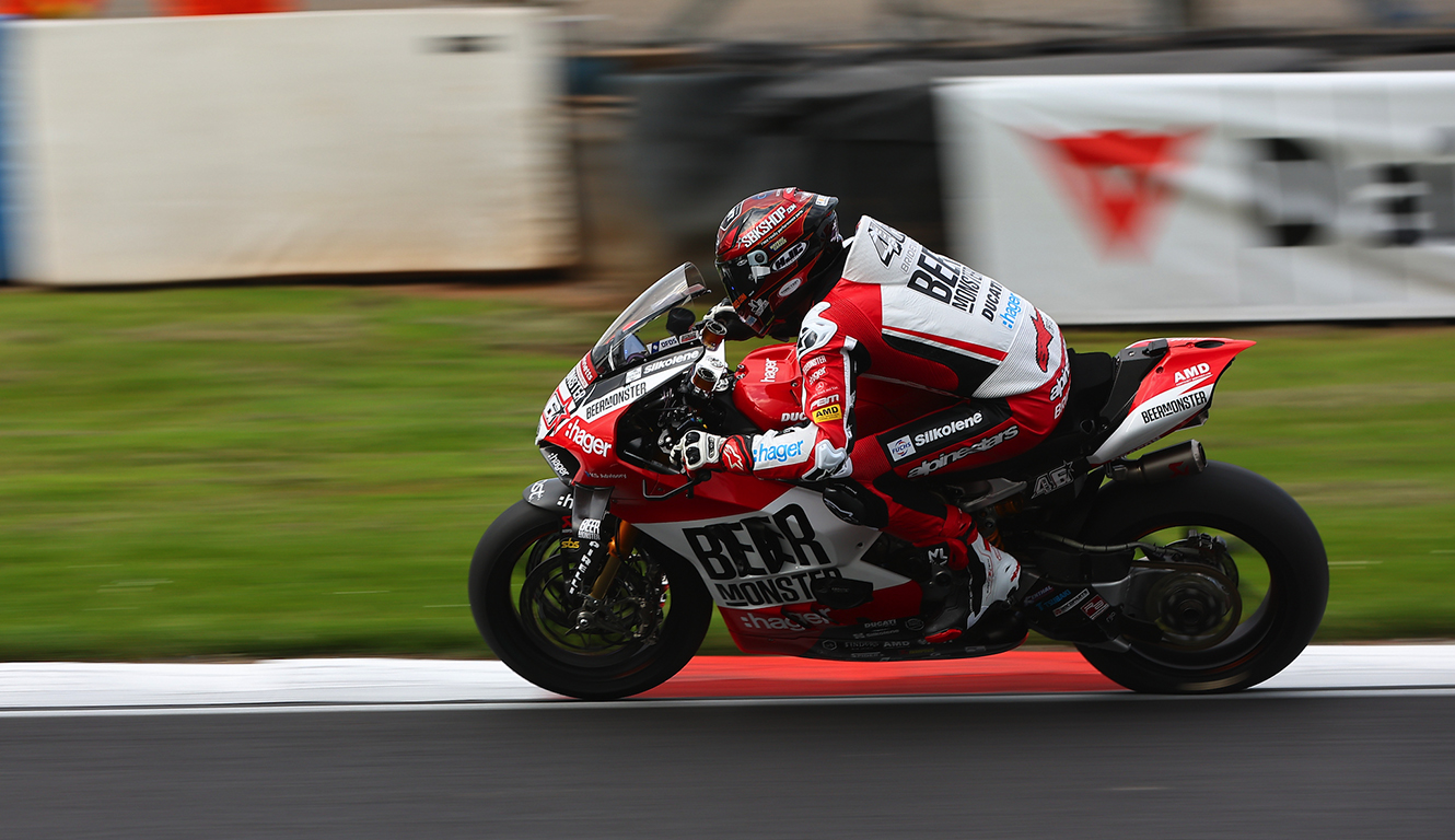 Bennetts BSB leaders BeerMonster Ducati head for Knockhill