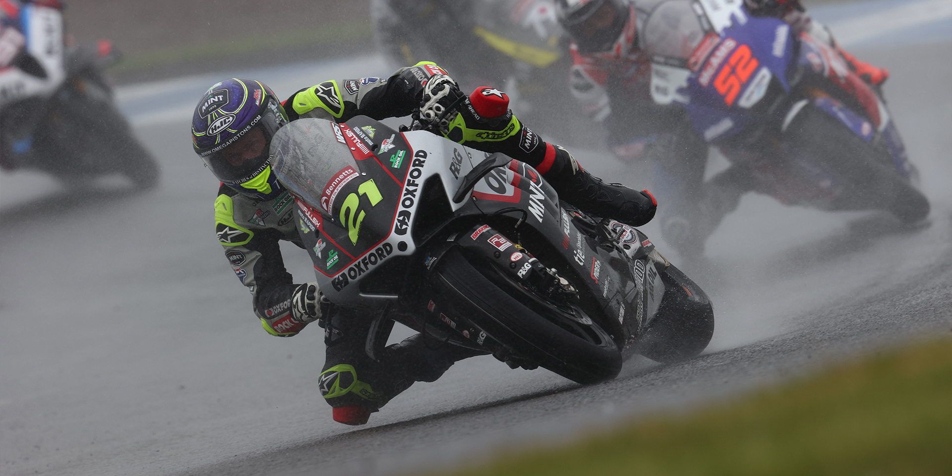 Christian Iddon wins at Knockhill