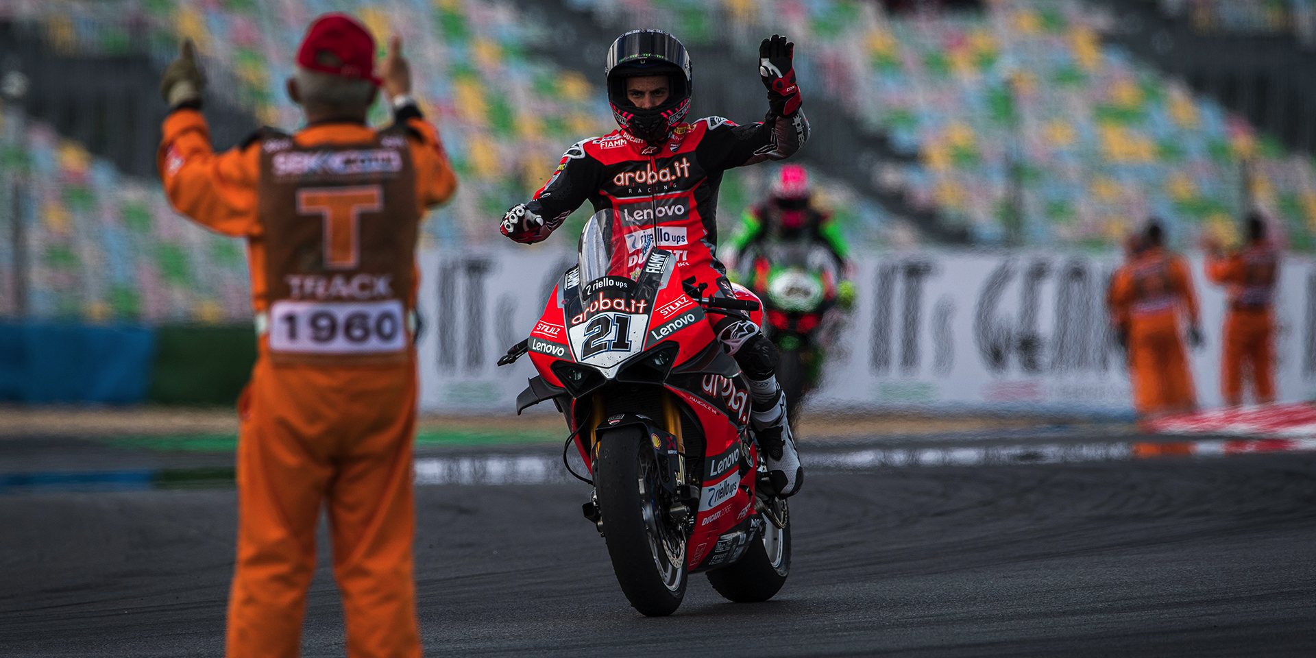 #FRAWorldSBK R1. Rinaldi conquers a positive fourth place. Redding ...