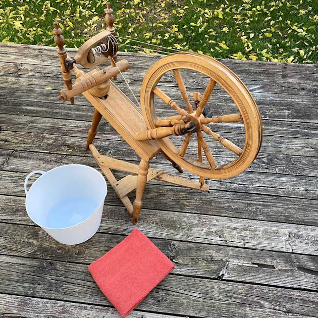 How to Maintain Your Spinning Wheel: Oil and Lubrication | Spin Off
