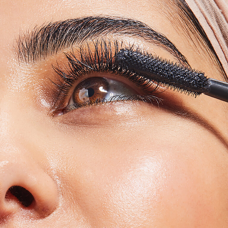 How to Get Longer Eyelashes, 4 Different Ways: Products + Tips for Long ...
