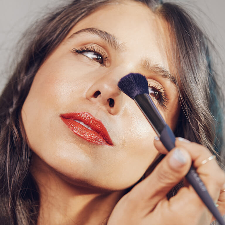 Setting Powder: Your Complete Guide to What It Is, How to Use It, & More