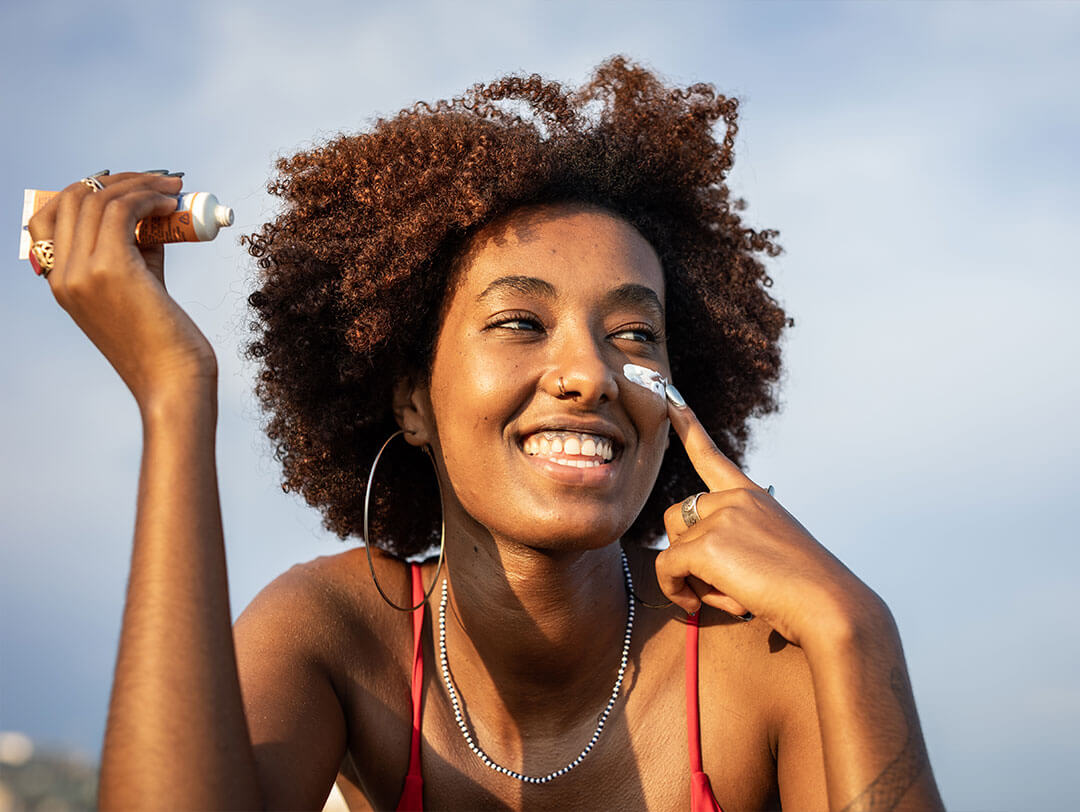 How to Avoid the White Cast with Sunscreen, According to An Expert | IPSY