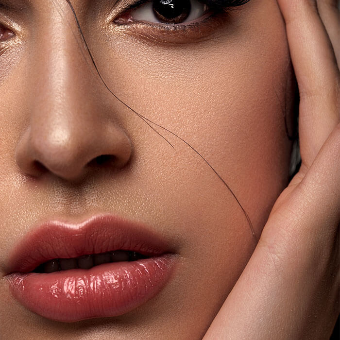 Here’s 7 Ways to Plump Up Your Lips Naturally From an Expert