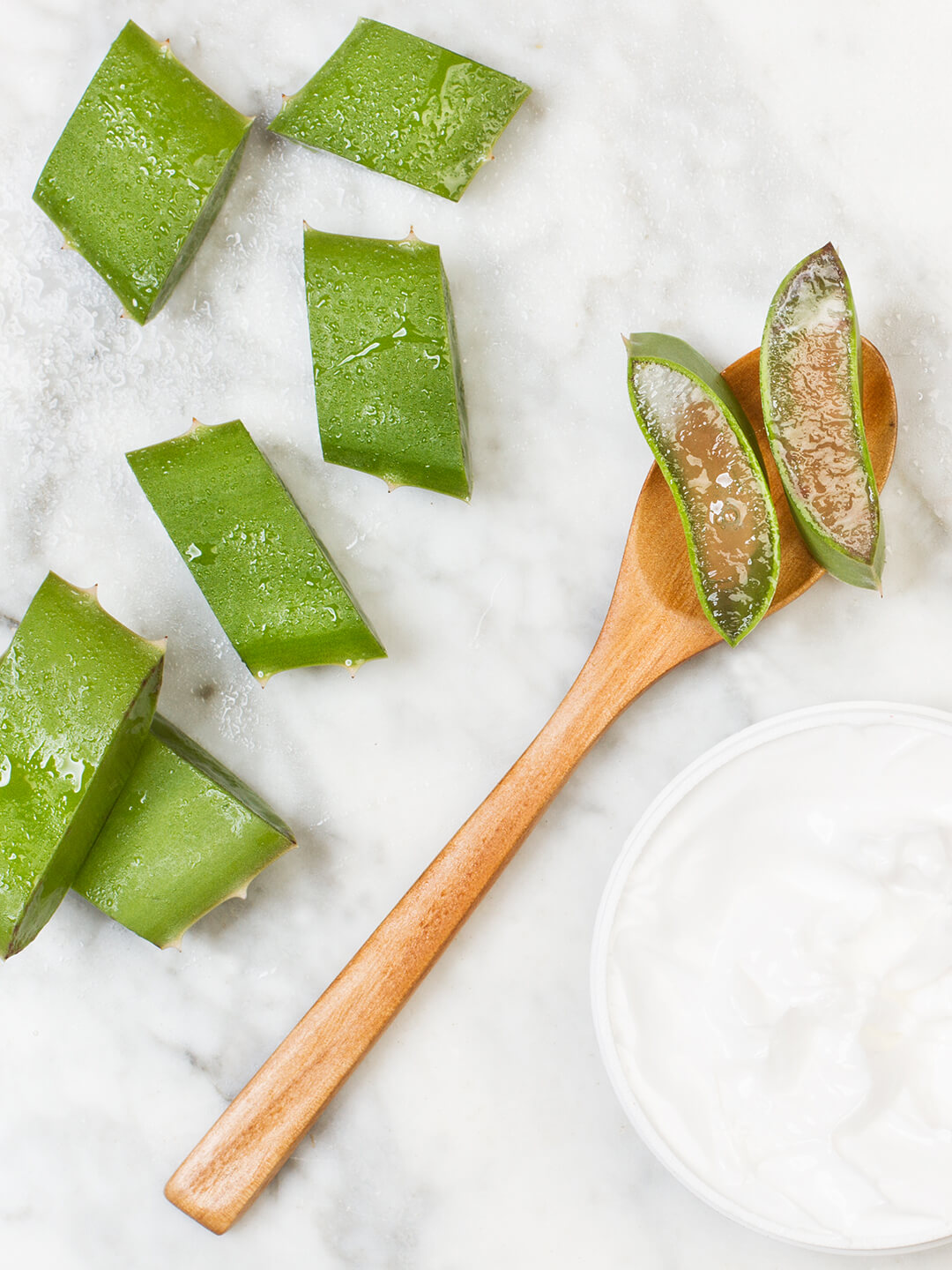How to Use Aloe Vera on Your Face: Aloe Vera Skin Benefits