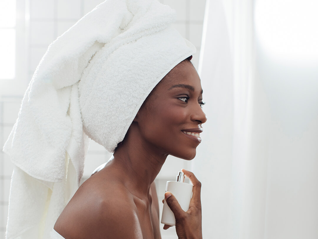 How to Apply Perfume - 8 Tips for Long-Lasting Fragrance
