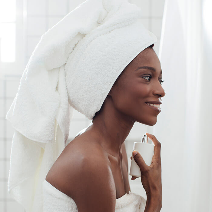 How to Apply Perfume - 8 Tips for Long-Lasting Fragrance