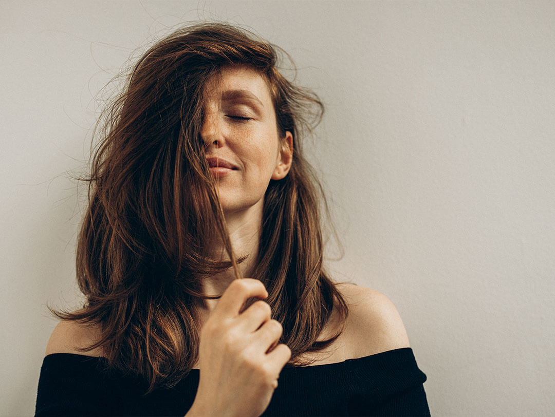 How to Make Your Hair Smells Good: 7 Easy Tips From Experts | IPSY