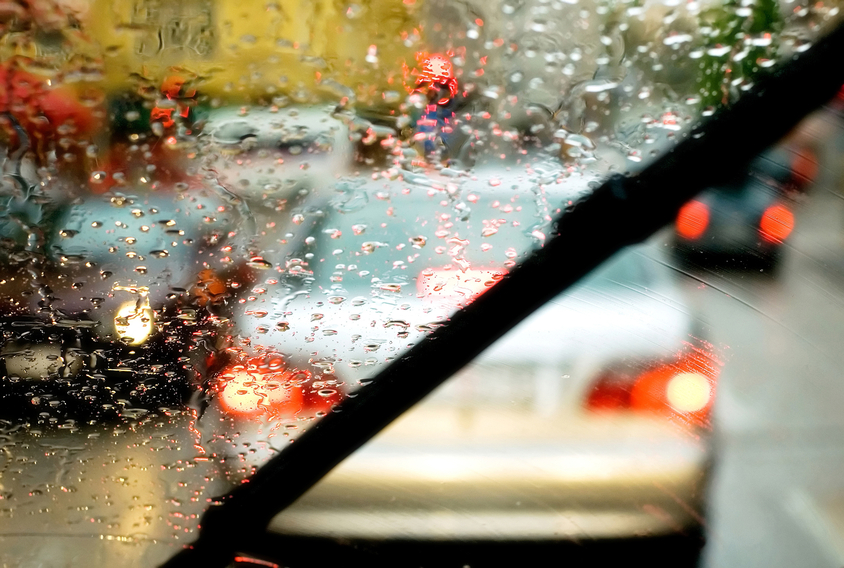 How Long Do Windshield Wipers Last? - Meineke Care Care Blog