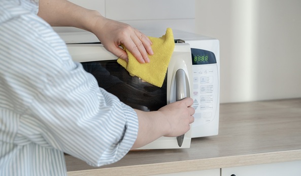 How Can You Clean a Microwave? 5 Easy & Safe Methods