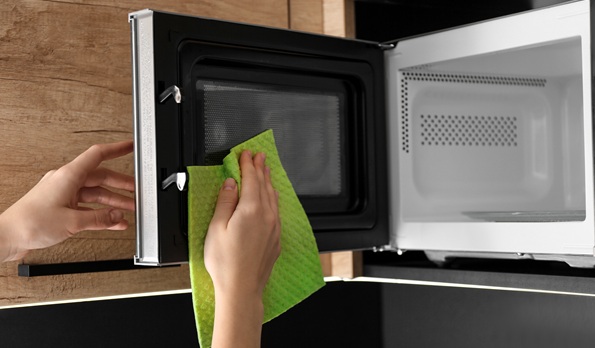 How Can You Clean a Microwave? 5 Easy & Safe Methods