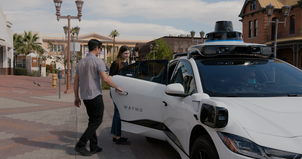 What does Metro Phoenix think of autonomous driving?