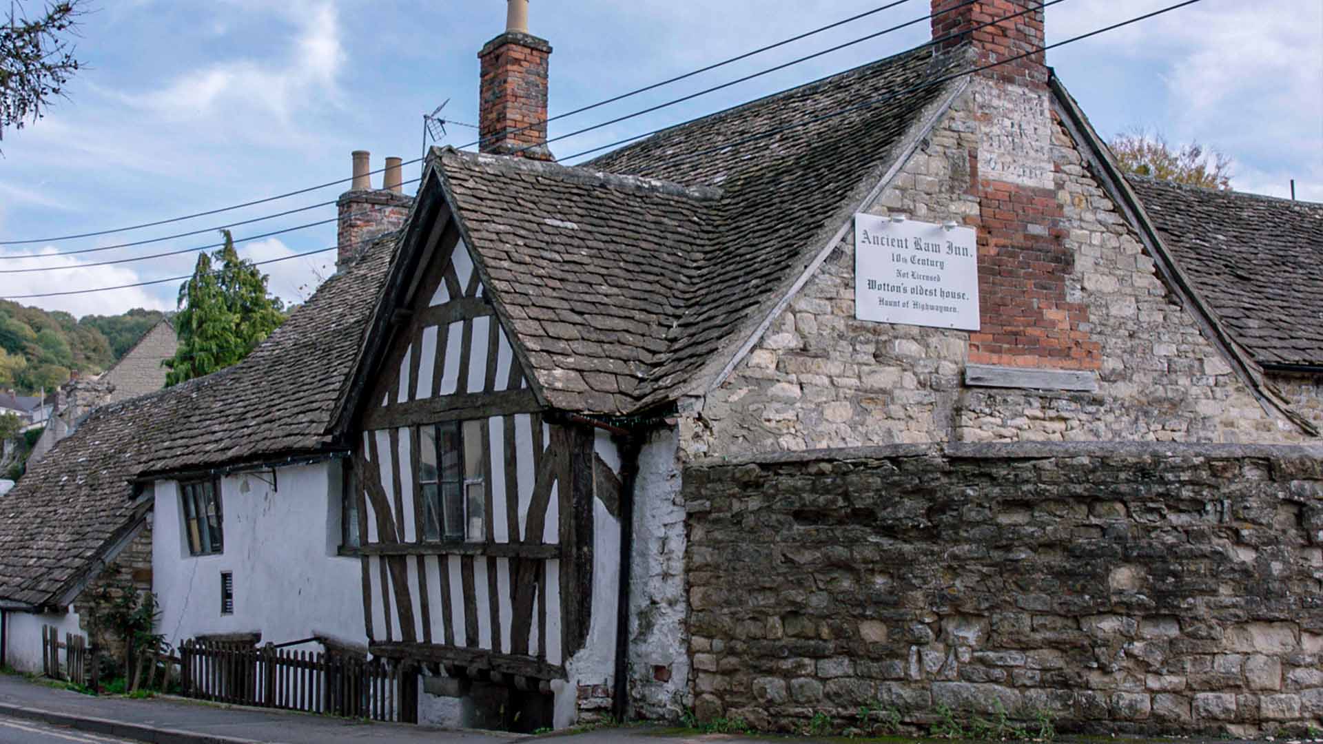 The Ancient Ram Inn - STUK gaat verder