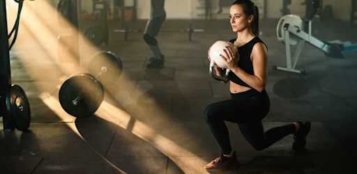 12 variações de afundo para arrasar no treino de pernas e glúteos | YoPRO