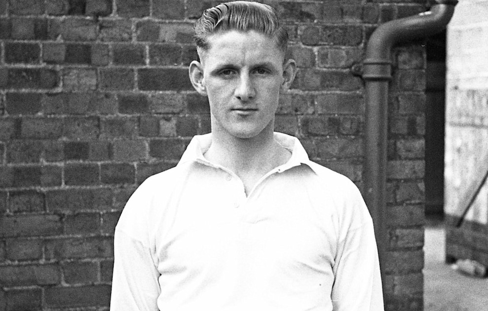 RAYMOND SMITH: 14/04/29 – 21/06/17 - Luton Town FC