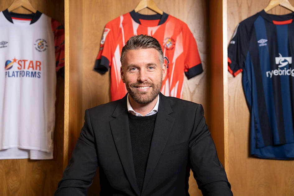EVERY word from Rob Edwards' first interview! - Luton Town FC