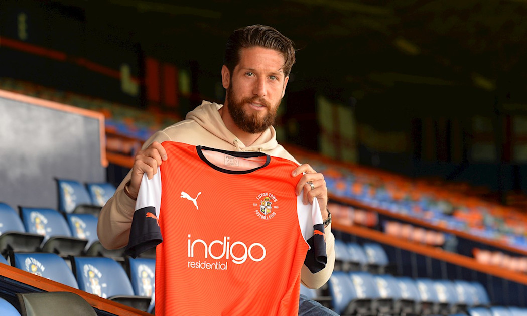 NEW SIGNING | JACOB BUTTERFIELD IS A HATTER! - Luton Town FC