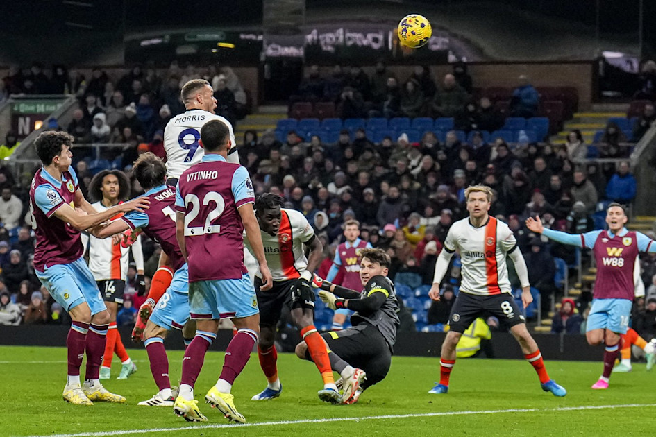 Report | Hatters late show earns valuable point at Burnley - Luton Town FC