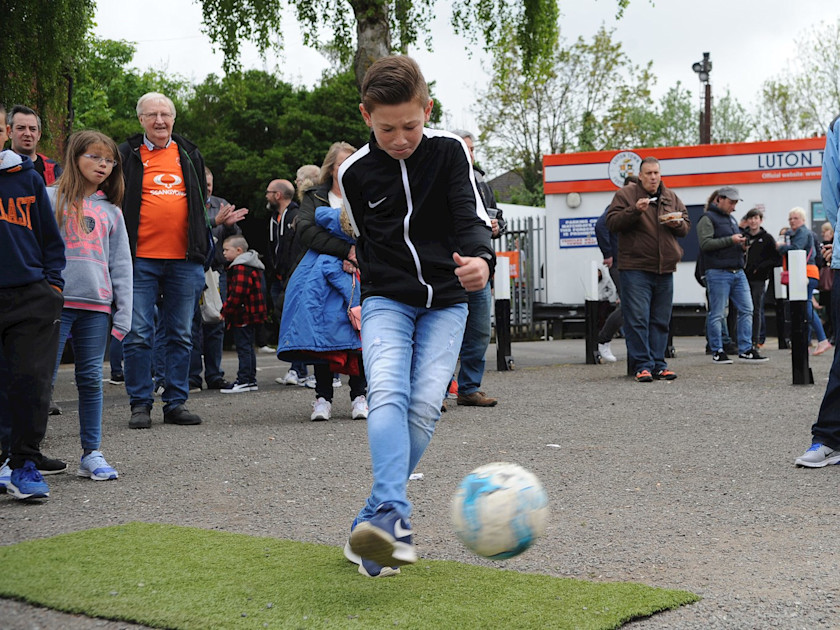 ENJOY OUR FAMILY FUN DAY AHEAD OF SWINDON TOWN GAME - Luton Town FC