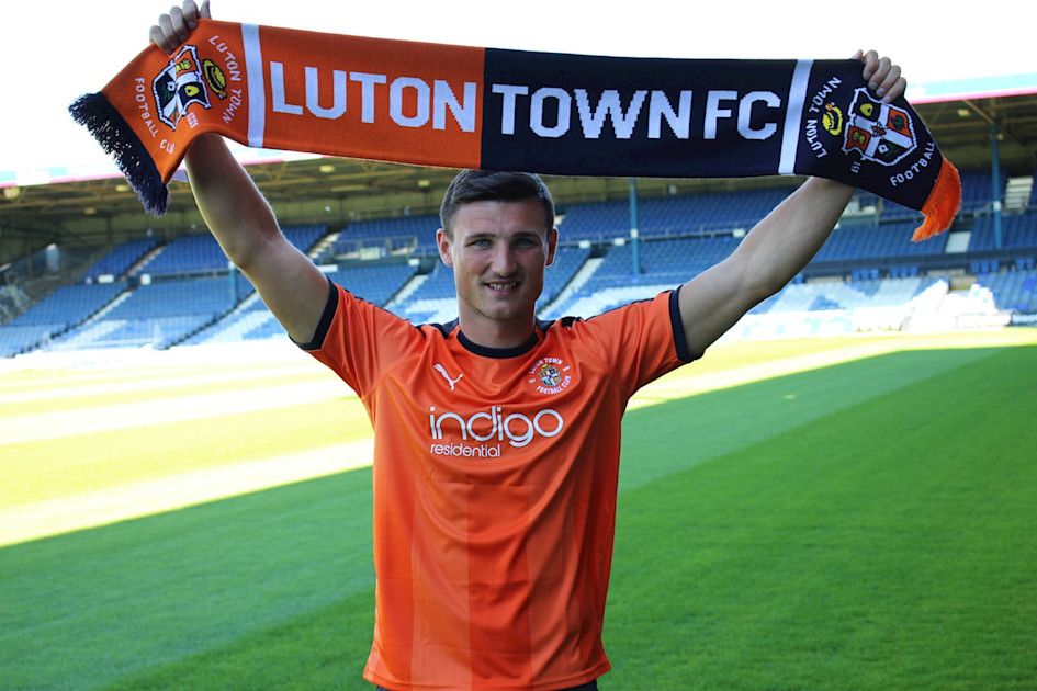 NEW SIGNING: MATTY IS A HATTER! - Luton Town FC