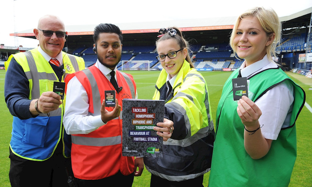 TOWN STEWARDS UP TO SPEED ON KICK IT OUT CAMPAIGN - Luton Town FC