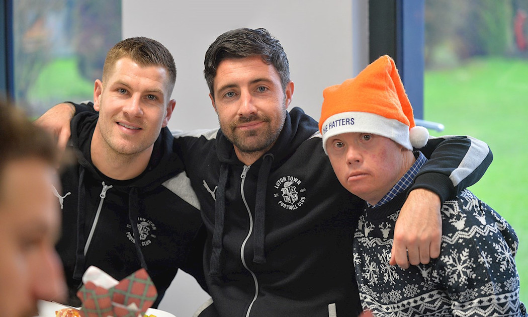 GALLERY | TOWN SQUAD ENJOY CHRISTMAS LUNCH AT THE BRACHE! - Luton Town FC