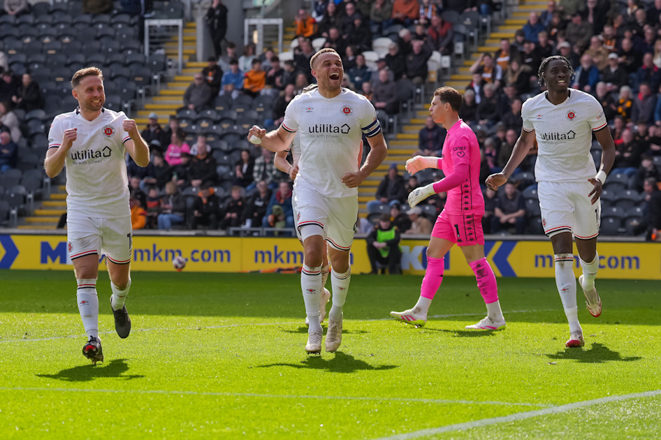Pictures from Hull triumph - Luton Town FC