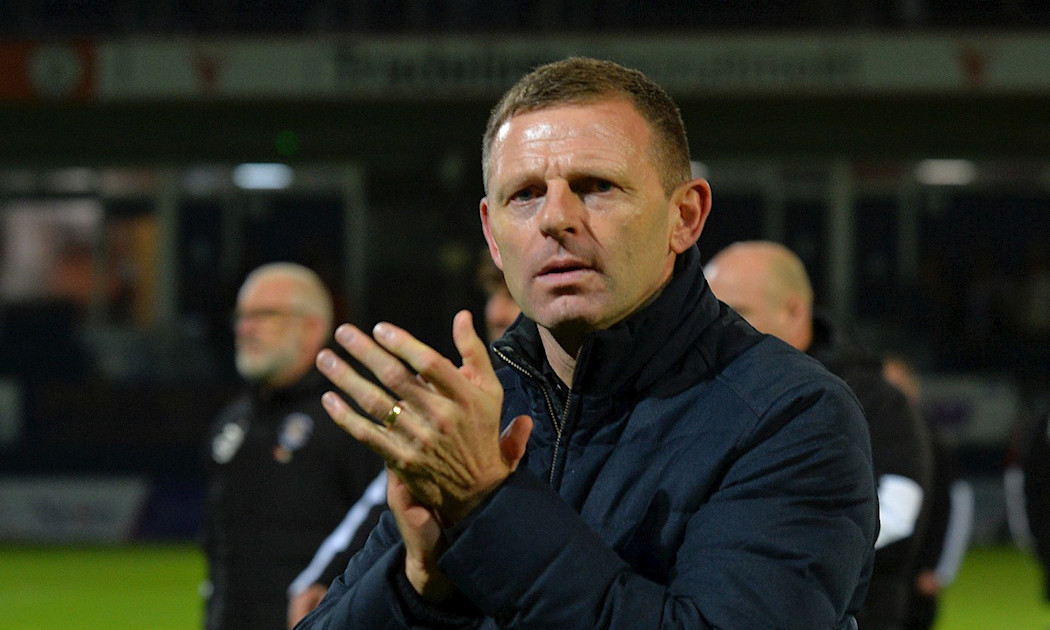 GRAEME JONES | 'OUR FORM IS GOOD ENOUGH TO STAY UP' - Luton Town FC
