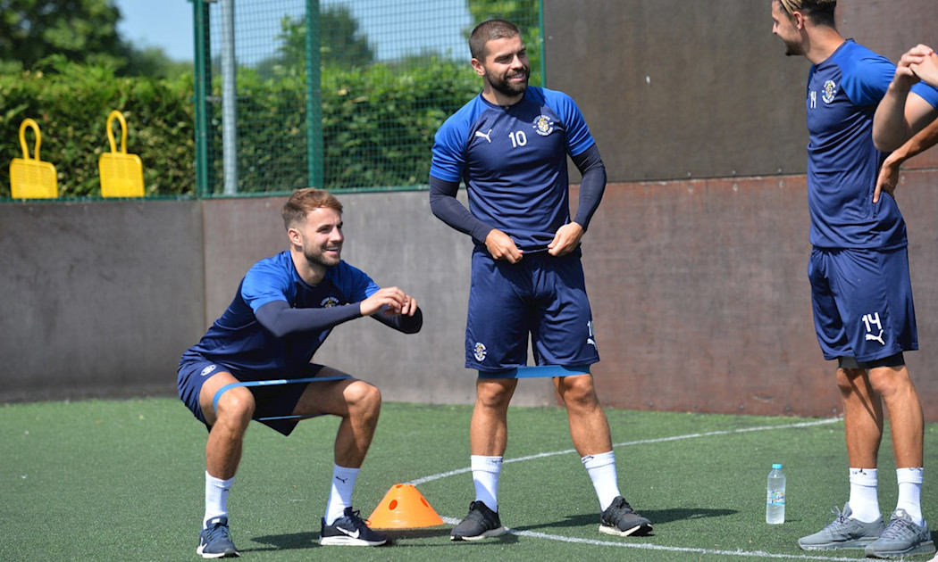 GALLERY | ALL SMILES AS THE BOYS ARE BACK AT THE BRACHE! - Luton Town FC