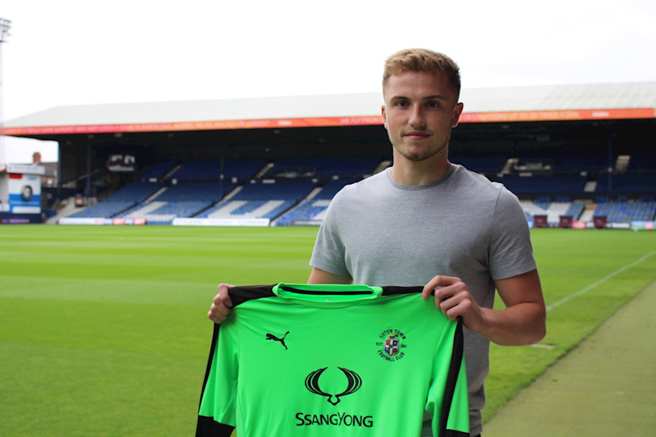 NEW SIGNING: HARRY ISTED IS A HATTER! - Luton Town FC