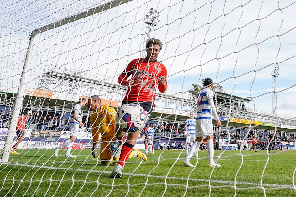 Gallery | Luton win in style against QPR! - Luton Town FC