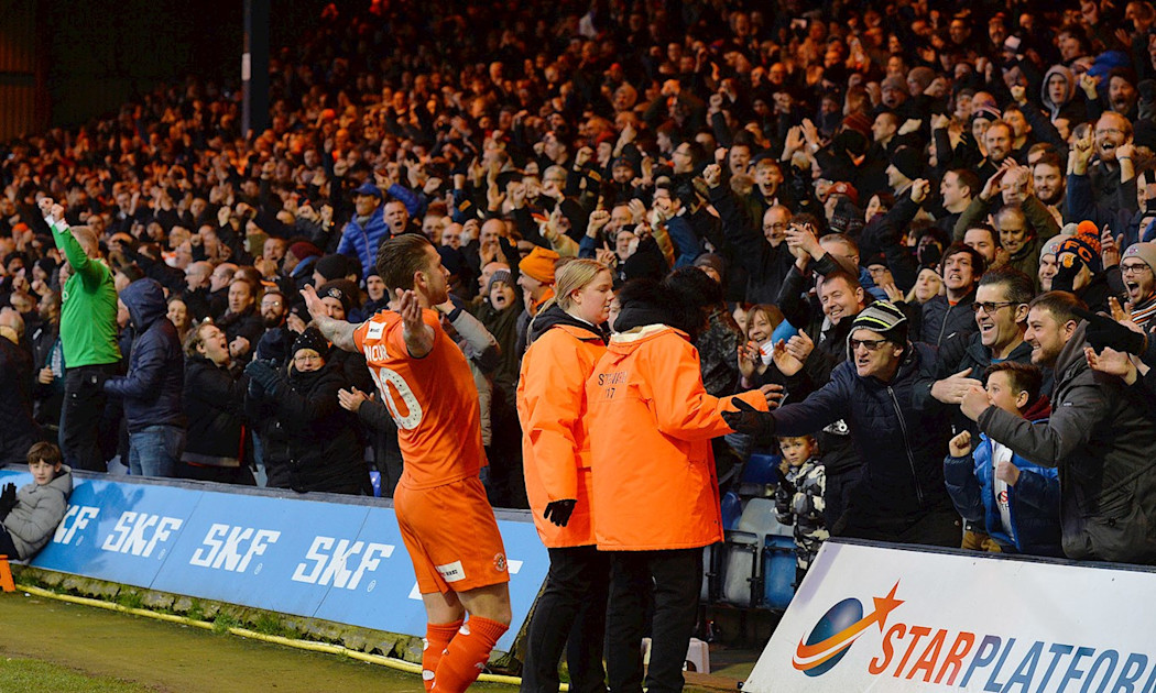 A JUNIOR HATTER'S REPORT | TOWN 3 WYCOMBE 0 - Luton Town FC