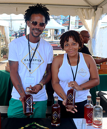 Loïc, entrepreneur financé par l'Adie, crée « Karuspice » et met la ...