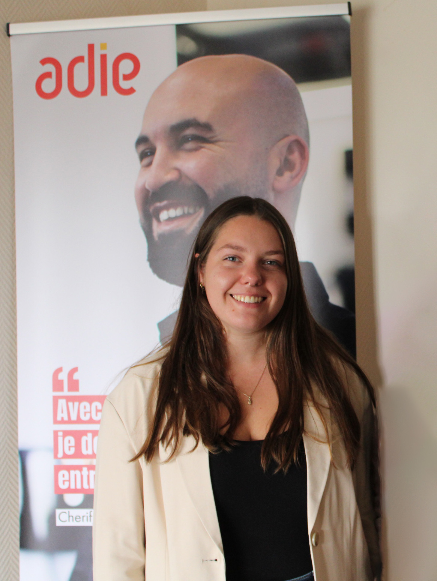 Mérine, entrepreneure financée par l'Adie, trace son chemin vers l ...