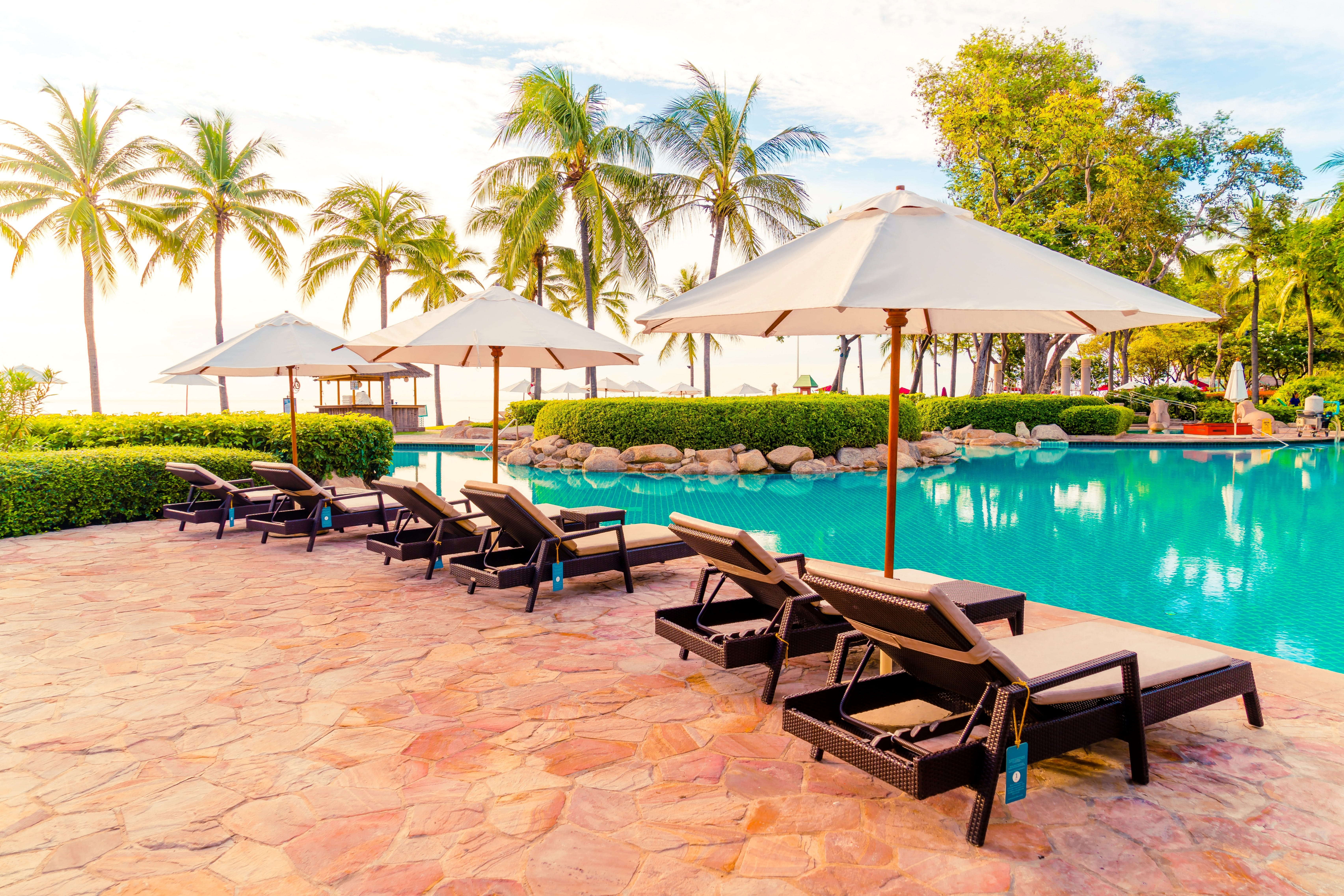 Pool with sun loungers Avios Hotels (1)