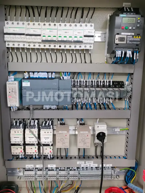 Jasa pembuatan & perakitan panel kontrol PLC