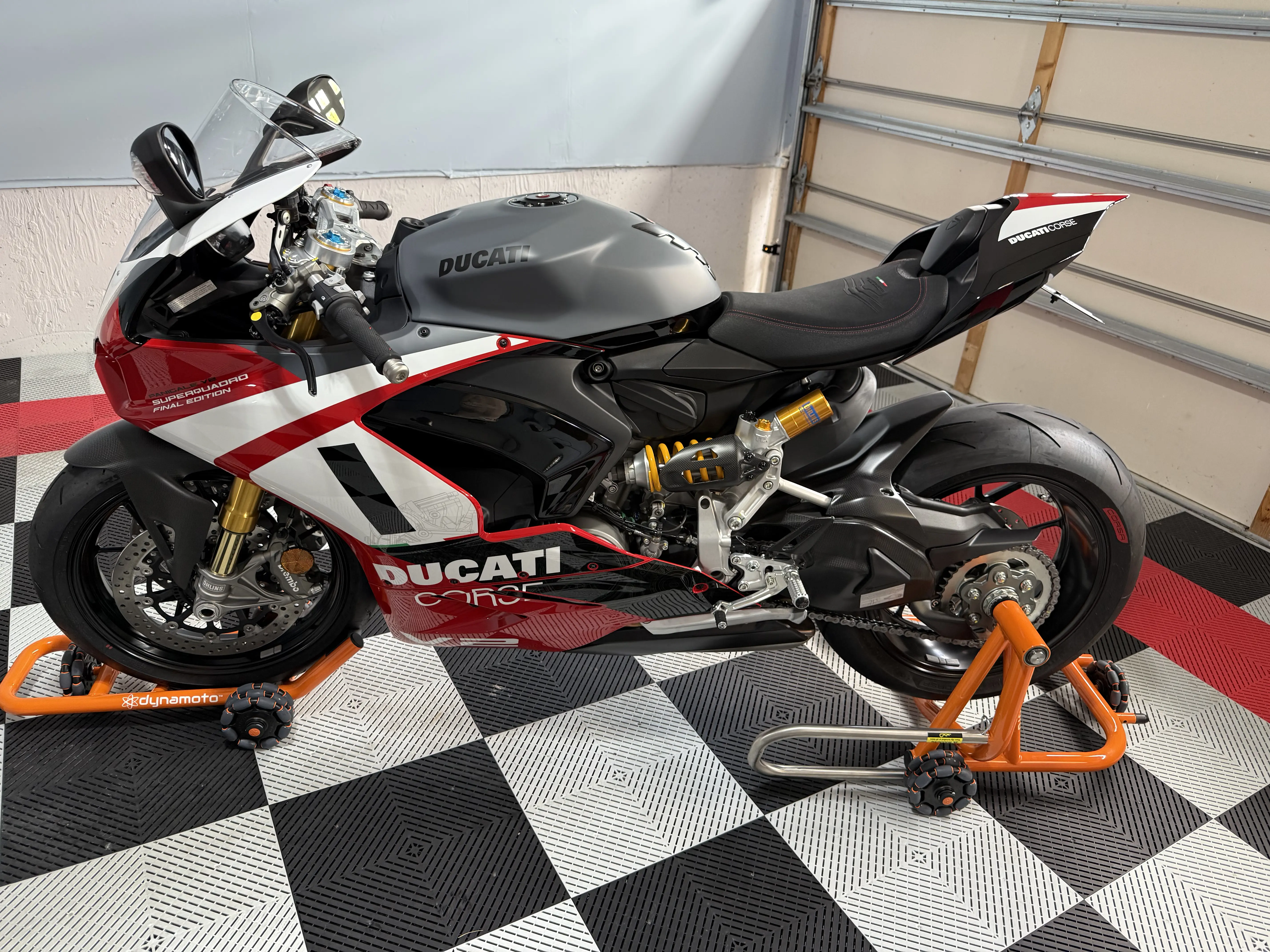 Dynamoto Motorcycle Stand Review: Is It Worth the hype ? | AnythingTech