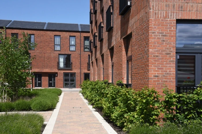 Commercial Red - Bricks