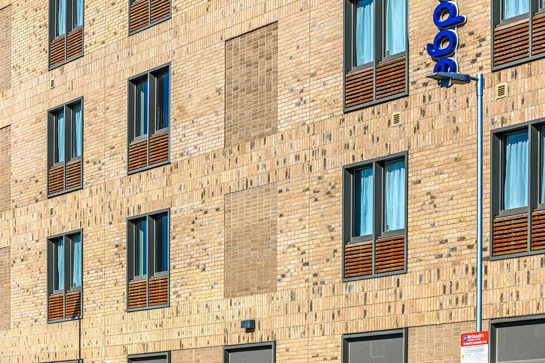 Anglian Buff Multi Rustic - Bricks