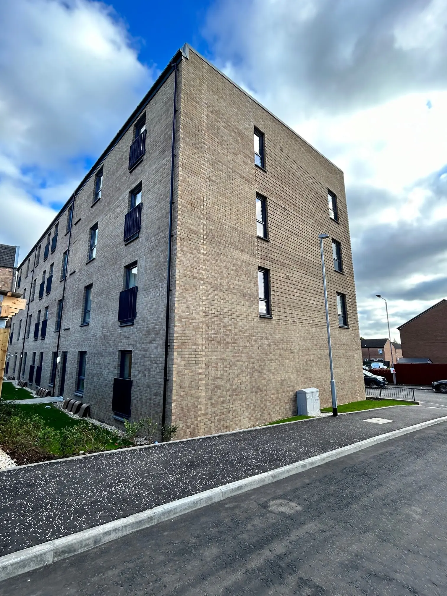 Tay Buff Multi - Bricks