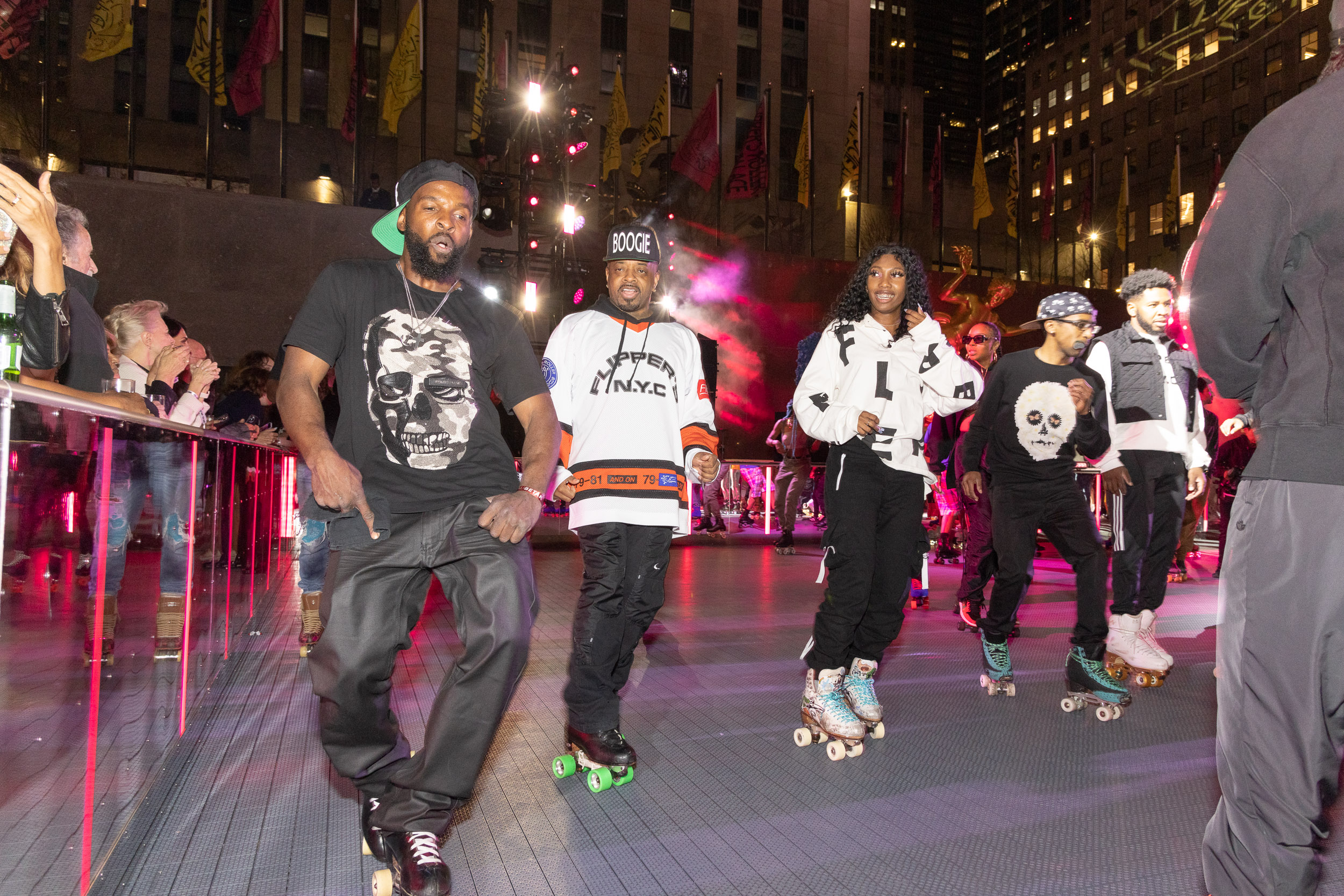 Flipper’s in NYC 🗽 — 𝙵𝙻𝙸𝙿𝙿𝙴𝚁’𝚂 𝚁𝙾𝙻𝙻𝙴𝚁 𝙱𝙾𝙾𝙶𝙸𝙴 𝙿𝙰𝙻𝙰𝙲𝙴