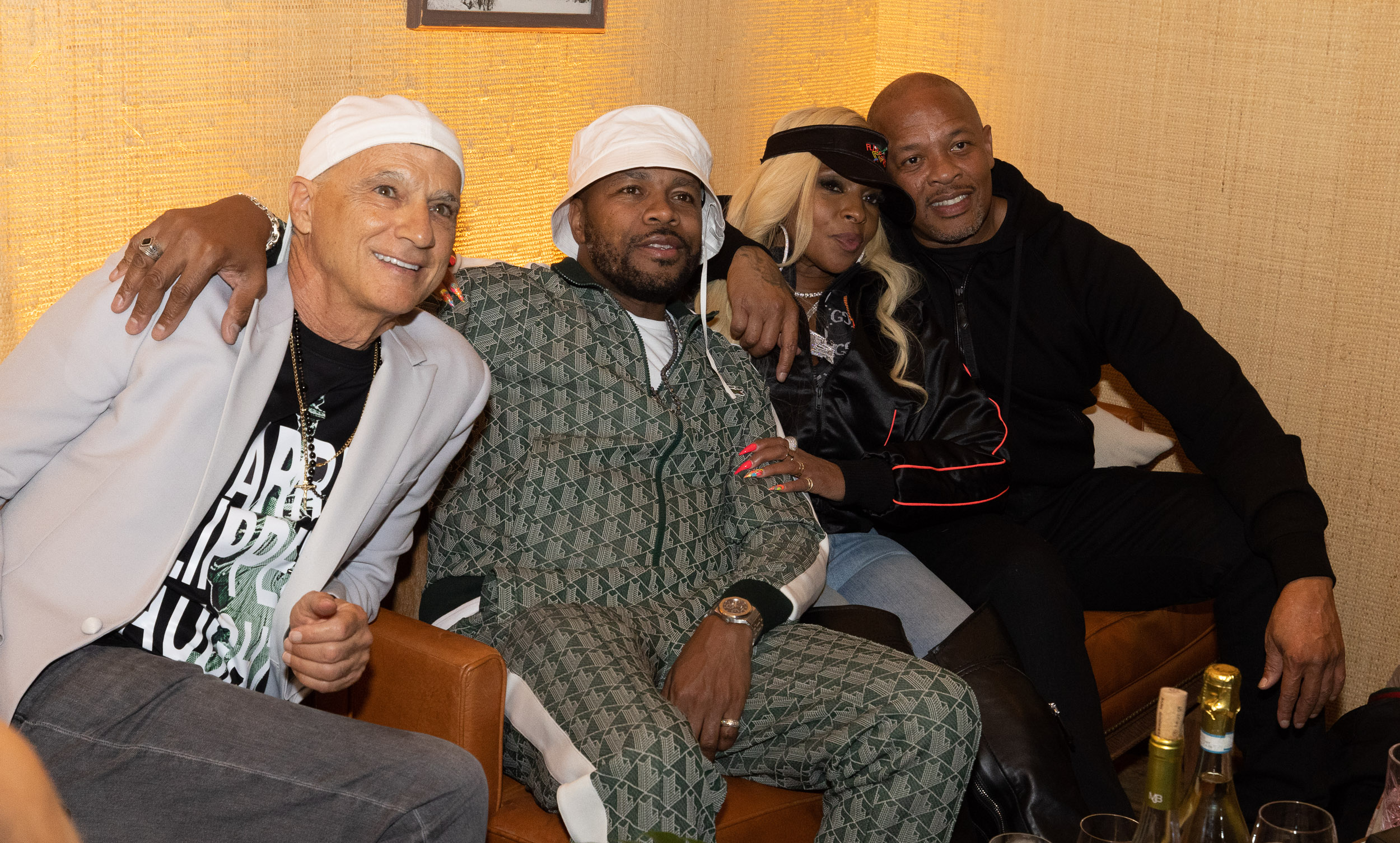 Flipper’s in NYC 🗽 — 𝙵𝙻𝙸𝙿𝙿𝙴𝚁’𝚂 𝚁𝙾𝙻𝙻𝙴𝚁 𝙱𝙾𝙾𝙶𝙸𝙴 𝙿𝙰𝙻𝙰𝙲𝙴