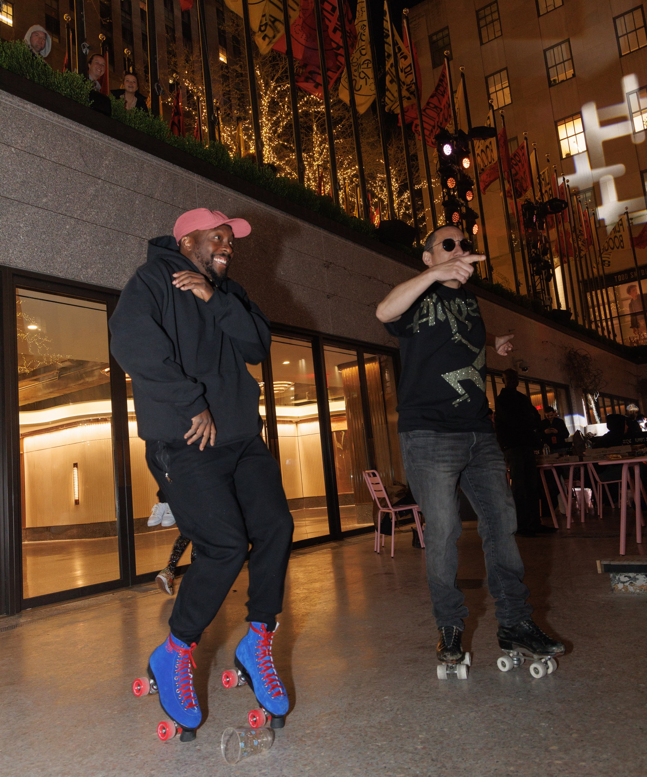 Flipper’s in NYC 🗽 — 𝙵𝙻𝙸𝙿𝙿𝙴𝚁’𝚂 𝚁𝙾𝙻𝙻𝙴𝚁 𝙱𝙾𝙾𝙶𝙸𝙴 𝙿𝙰𝙻𝙰𝙲𝙴