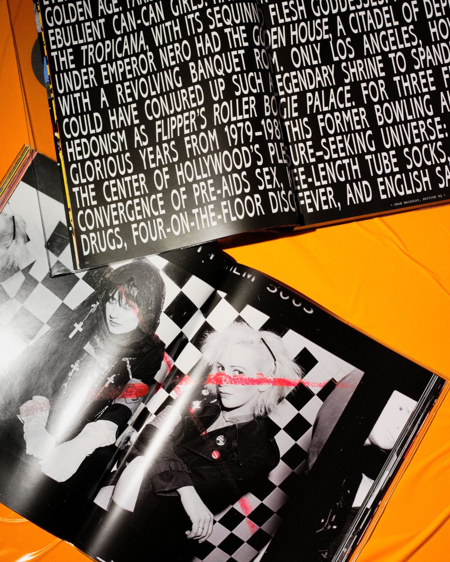 Flipper’s in NYC 🗽 — 𝙵𝙻𝙸𝙿𝙿𝙴𝚁’𝚂 𝚁𝙾𝙻𝙻𝙴𝚁 𝙱𝙾𝙾𝙶𝙸𝙴 𝙿𝙰𝙻𝙰𝙲𝙴