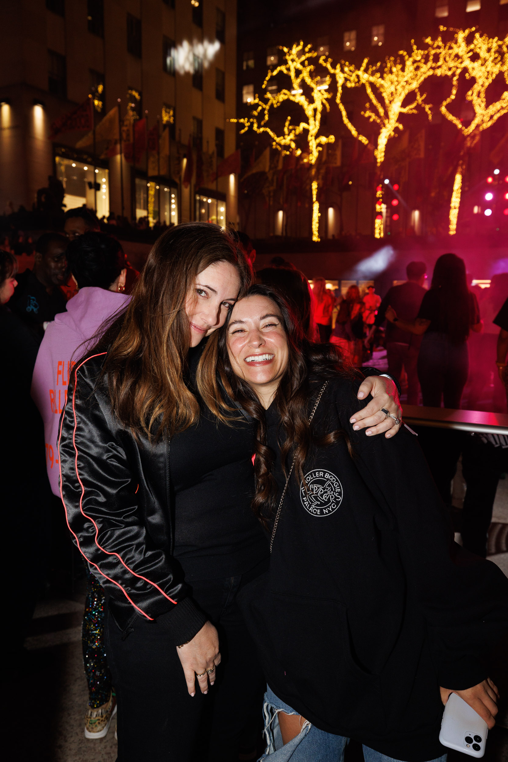 Flipper’s in NYC 🗽 — 𝙵𝙻𝙸𝙿𝙿𝙴𝚁’𝚂 𝚁𝙾𝙻𝙻𝙴𝚁 𝙱𝙾𝙾𝙶𝙸𝙴 𝙿𝙰𝙻𝙰𝙲𝙴