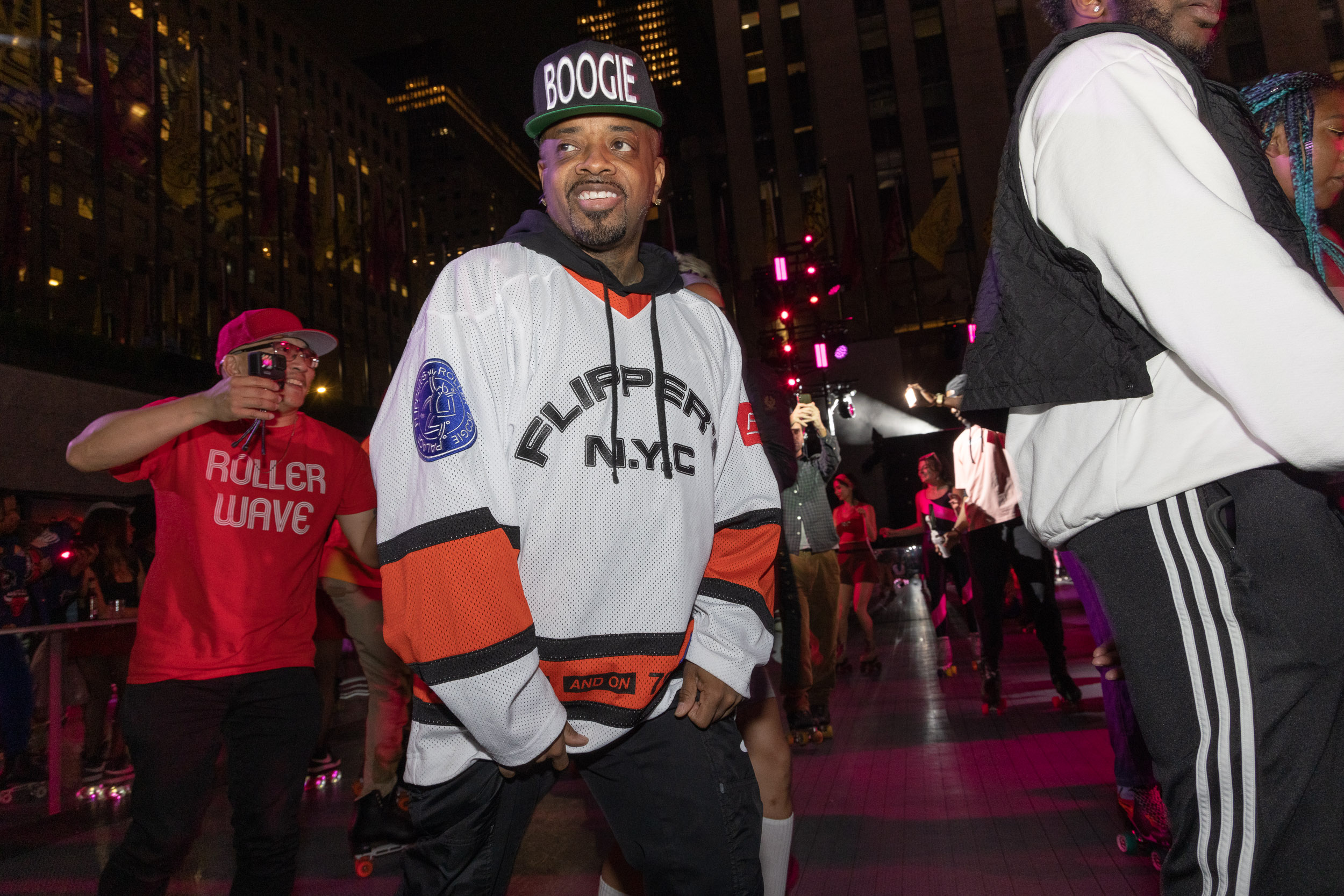 Flipper’s in NYC 🗽 — 𝙵𝙻𝙸𝙿𝙿𝙴𝚁’𝚂 𝚁𝙾𝙻𝙻𝙴𝚁 𝙱𝙾𝙾𝙶𝙸𝙴 𝙿𝙰𝙻𝙰𝙲𝙴