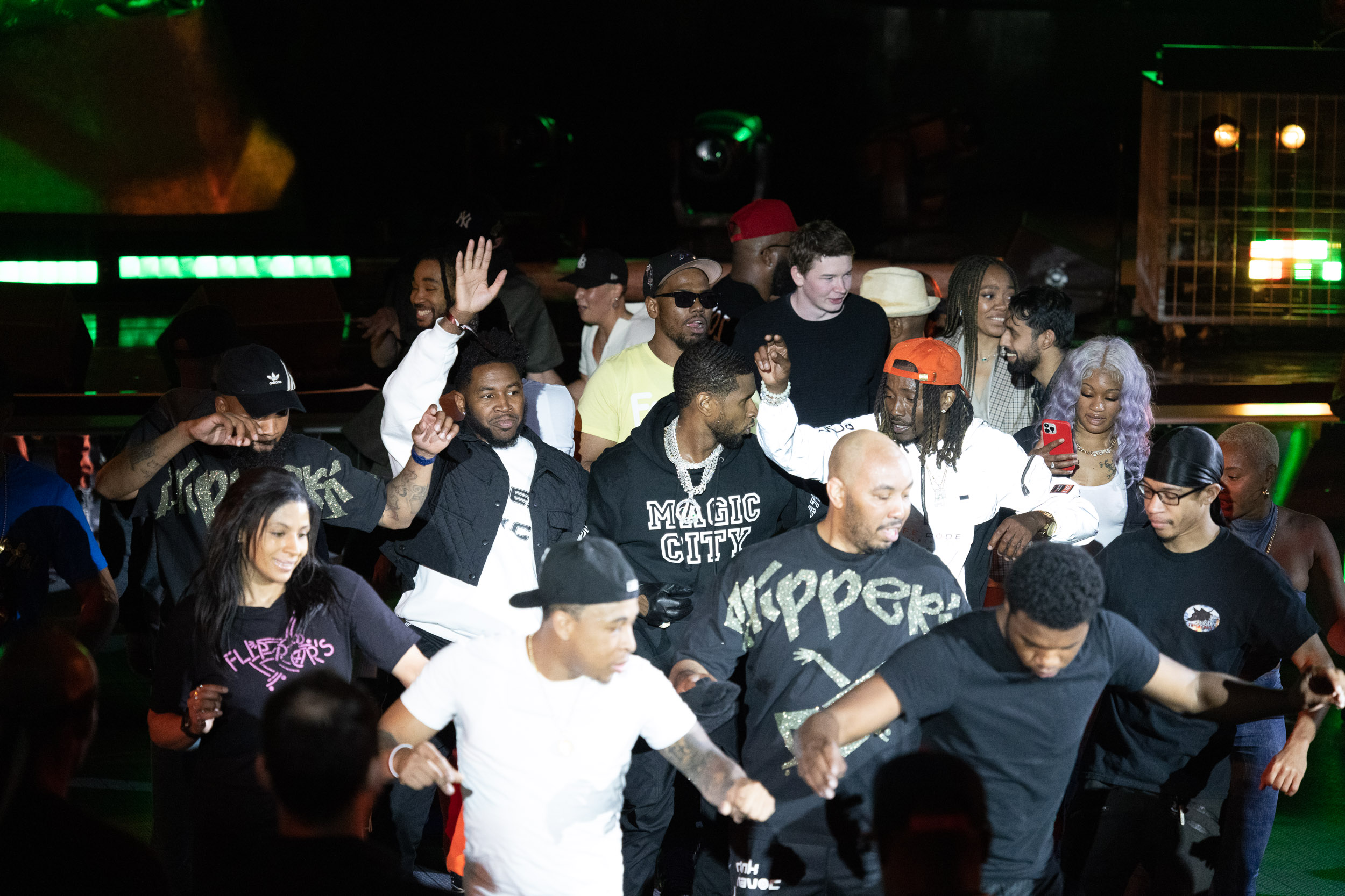 Flipper’s in NYC 🗽 — 𝙵𝙻𝙸𝙿𝙿𝙴𝚁’𝚂 𝚁𝙾𝙻𝙻𝙴𝚁 𝙱𝙾𝙾𝙶𝙸𝙴 𝙿𝙰𝙻𝙰𝙲𝙴