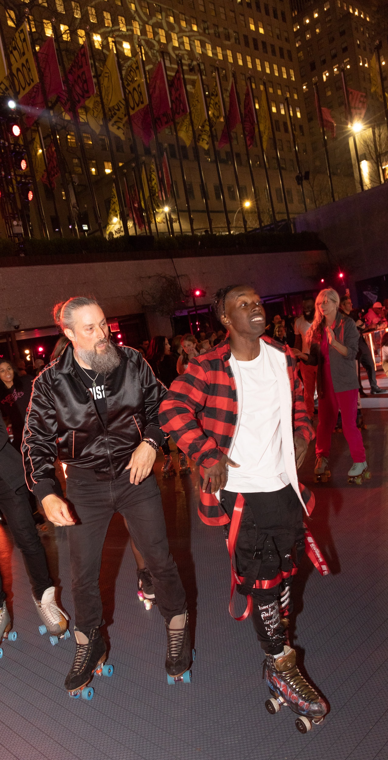 Flipper’s in NYC 🗽 — 𝙵𝙻𝙸𝙿𝙿𝙴𝚁’𝚂 𝚁𝙾𝙻𝙻𝙴𝚁 𝙱𝙾𝙾𝙶𝙸𝙴 𝙿𝙰𝙻𝙰𝙲𝙴