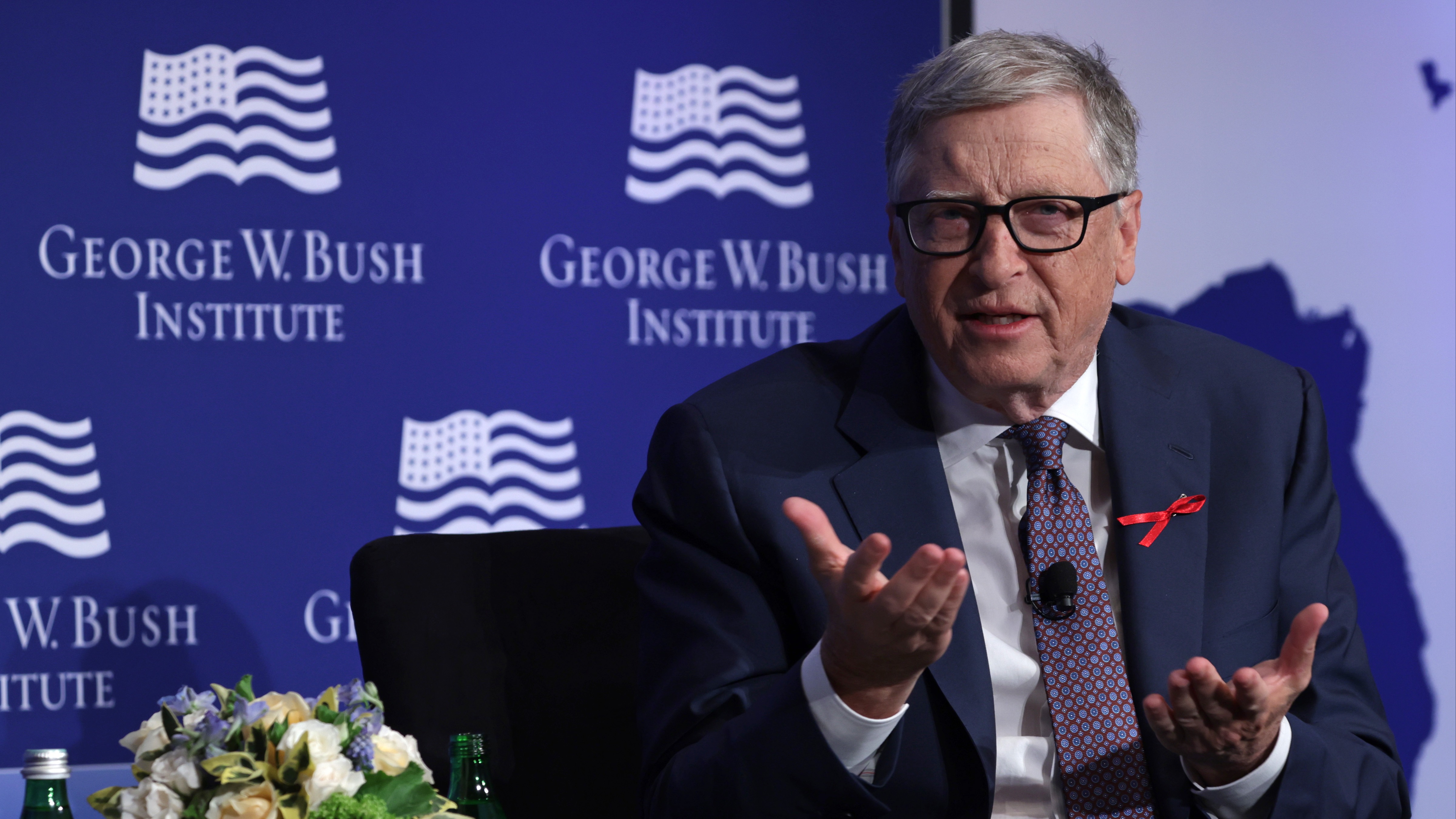 Bill Gates Discusses Topics Like Alzheimer's On New Podcast With Seth ...